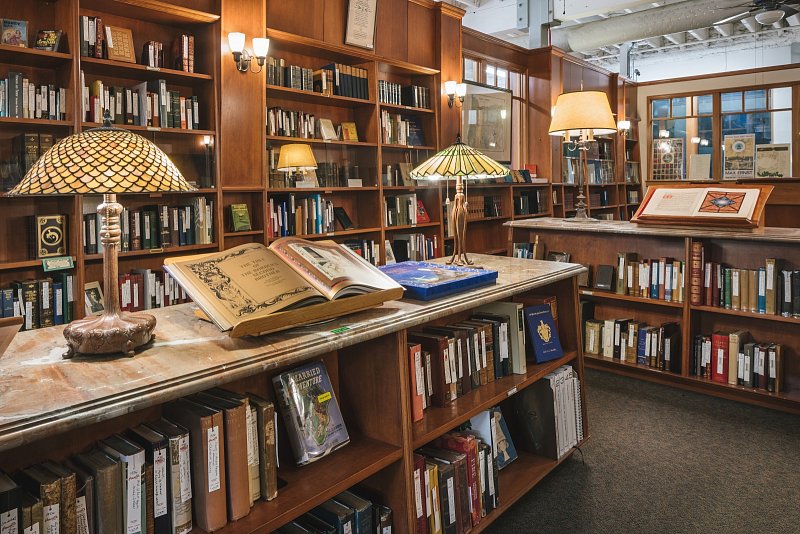 Powell's Books - Rare Book Room - KuDa Architectural Photography